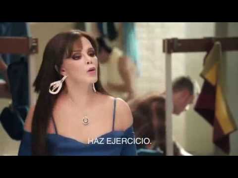 Comercial Snickers Mexico Con Lucia Mendez (No Eres tu Cuando Tienes ...
