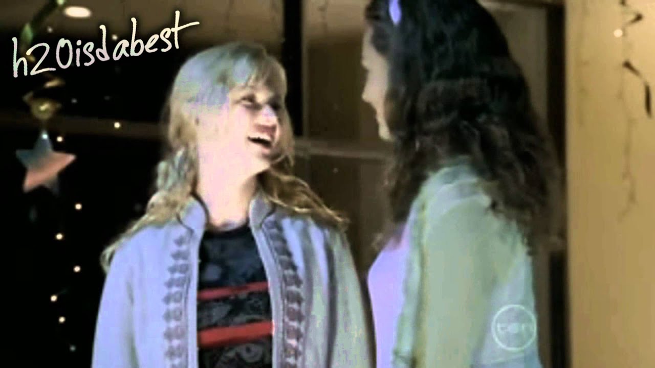 H2O Just Add Water ~ Cleo & Rikki ~ Run For Your Life - YouTube