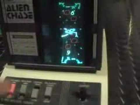 TOMY ALIEN CHASE - YouTube