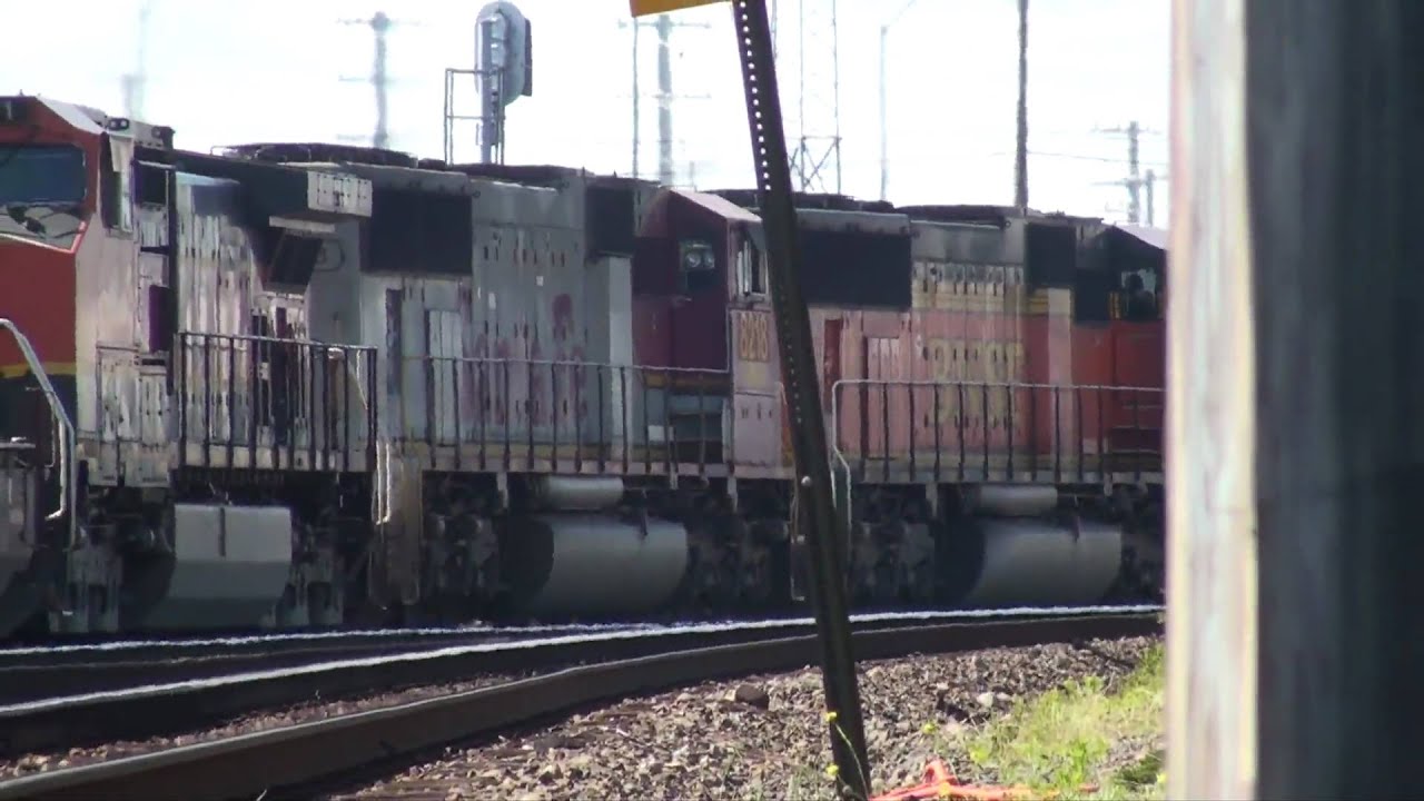 BNSF northbound garbage train, Seattle, 6-26-2010 - YouTube