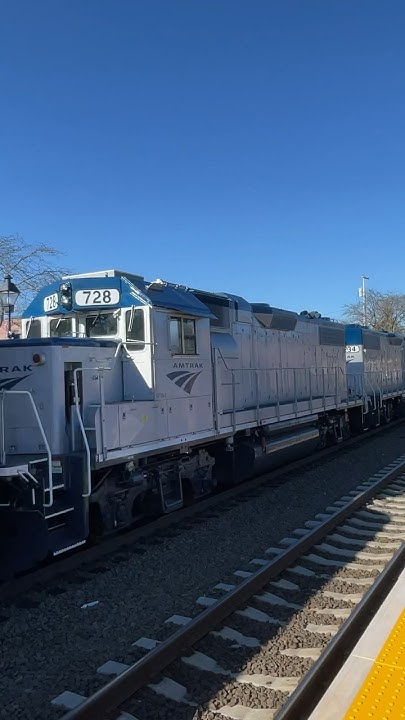 Amtrak extra bringing two GP38s south on the springfield line - YouTube