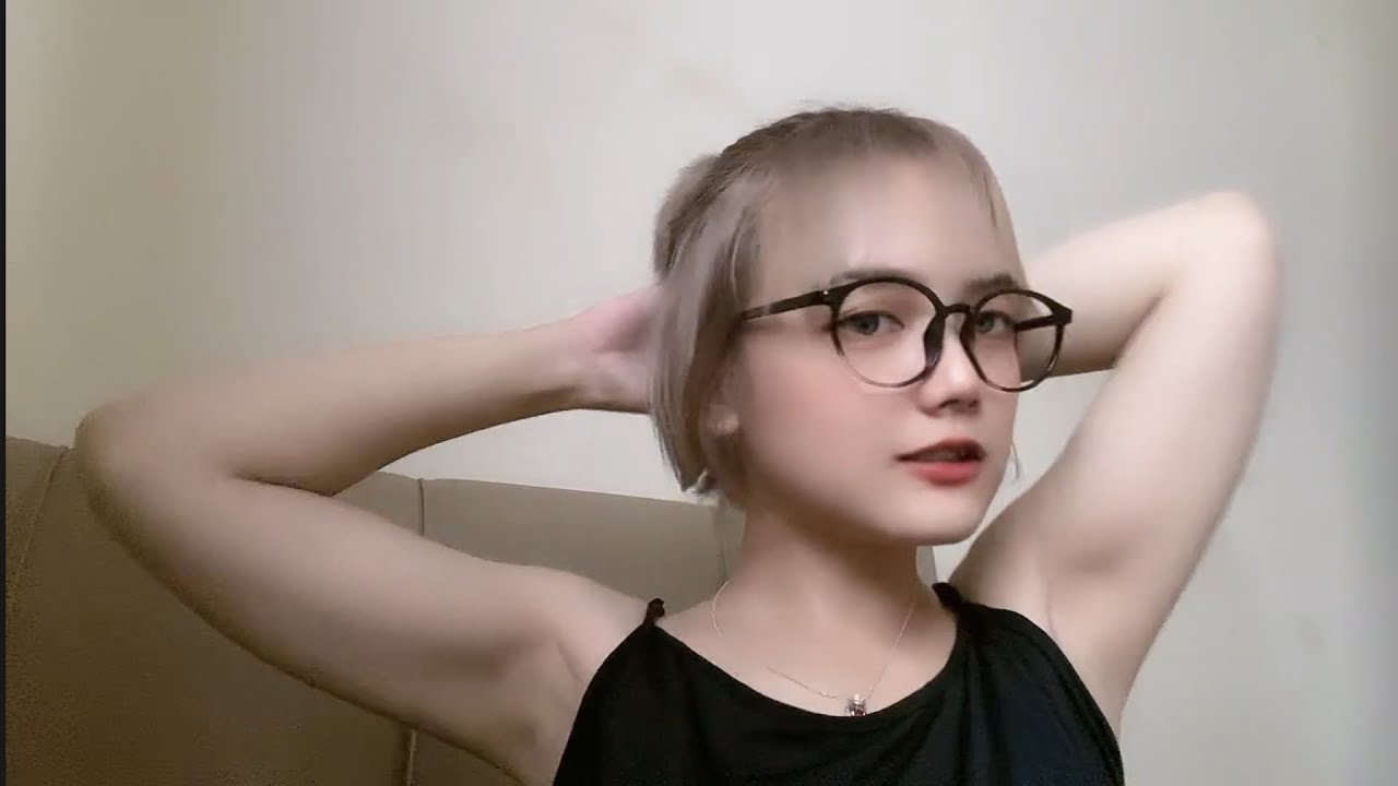 dly.chan || dly.chan tanktop hitam live tiktok - YouTube