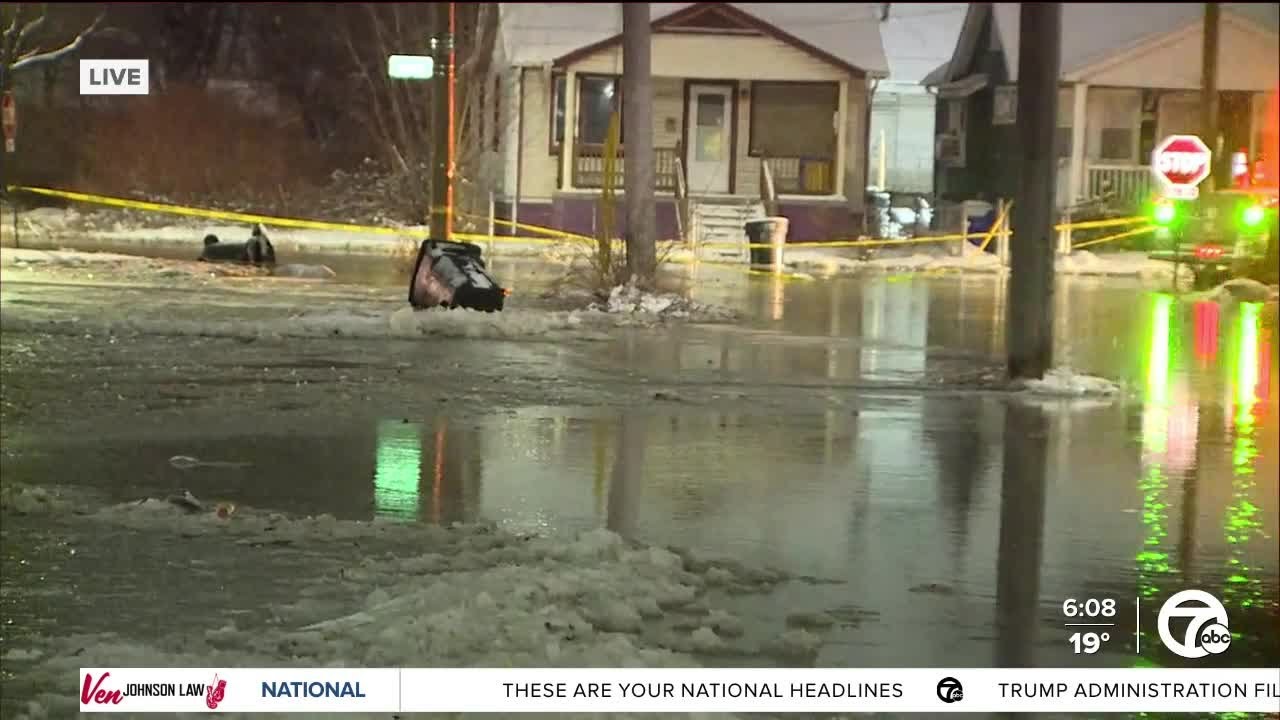 Large water main break floods street in Southwest Detroit - YouTube