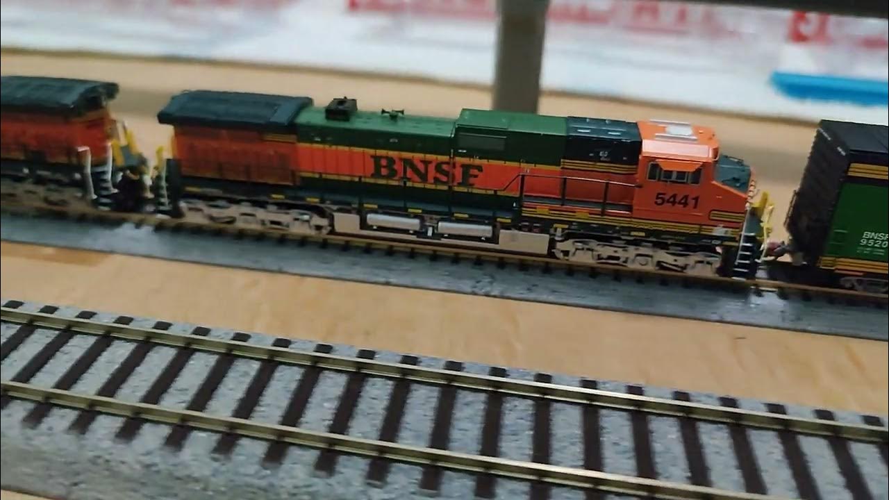 ScaleTrains N Scale BNSF 3 linked locomotives tow freight trains - YouTube