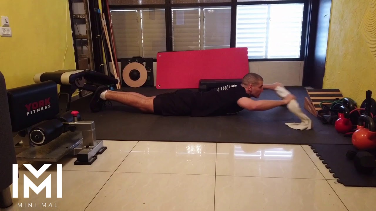 Lying Towel Lat Pulldown פולי מגבת שכיבה - YouTube