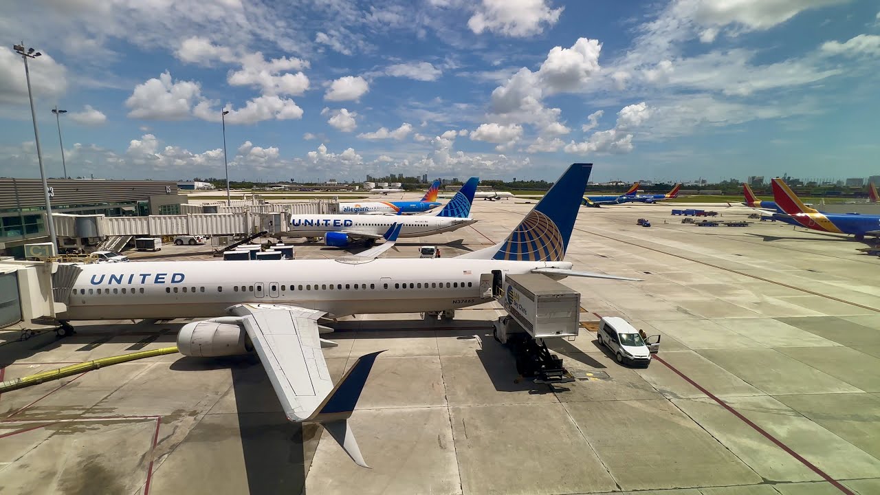 [4K] – Fort Lauderdale Time-Lapse – FLL – United Airlines – Boeing 737 ...