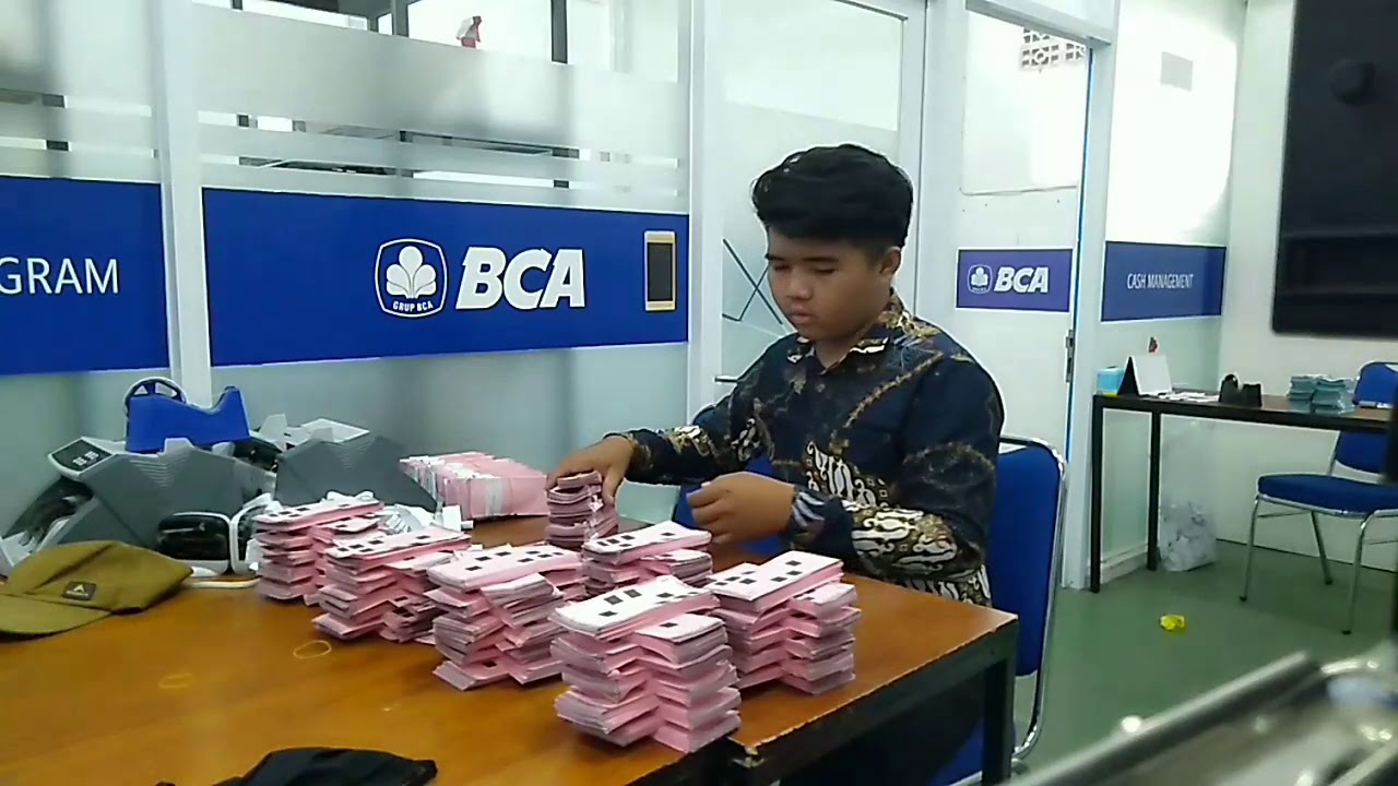 PROSES BAN UANG, BAN SELESAI, DAN PROSES PACKING - BCA CMA - YouTube