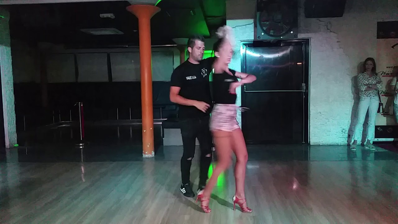 Salsa línea Valdi Muévete julio 2,016 - YouTube