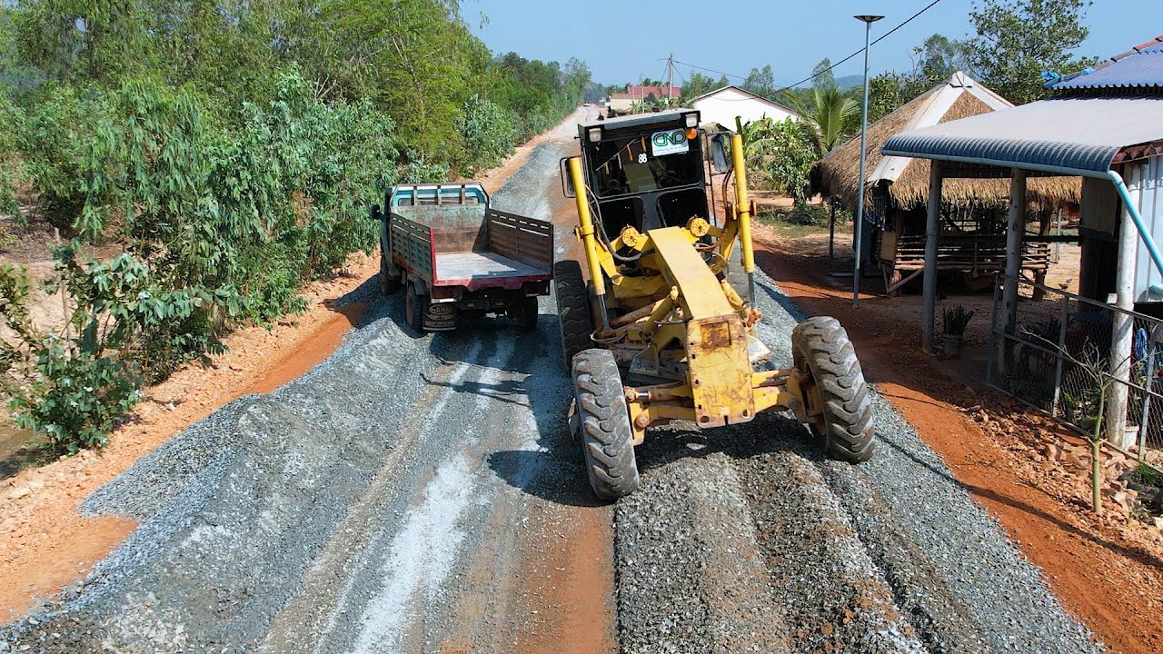 Unveiling Excellence: Komatsu Grader's Unmatched Skill in Pushing ...