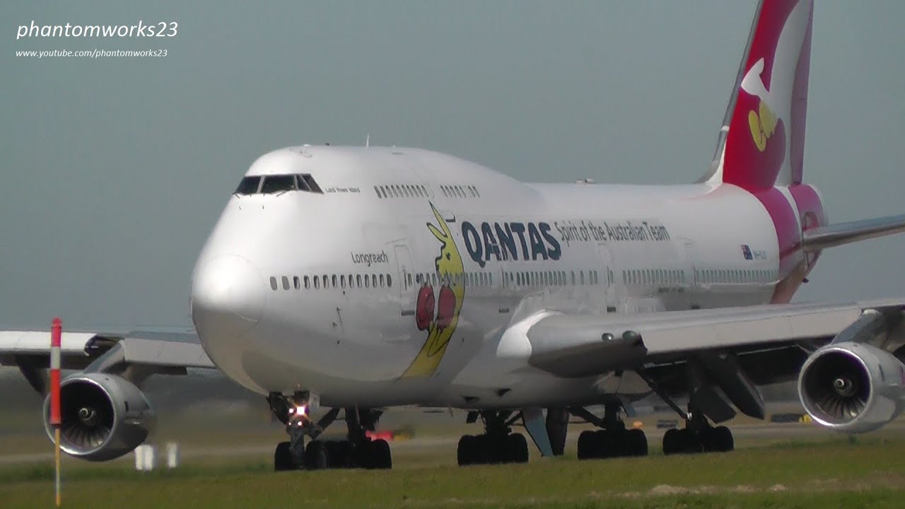 Qantas 747-400 (Boxing Kangaroo Livery) | Take Off RWY 19 | Brisbane ...