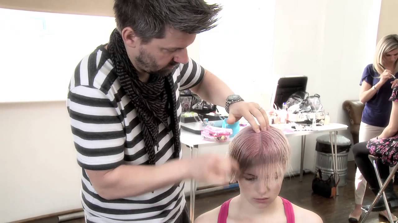 Get the look with Akos Bodi: Totally Baked with Laura - YouTube