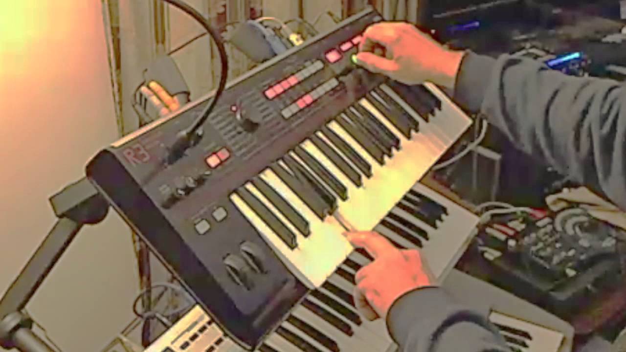 KORG R3 - YouTube
