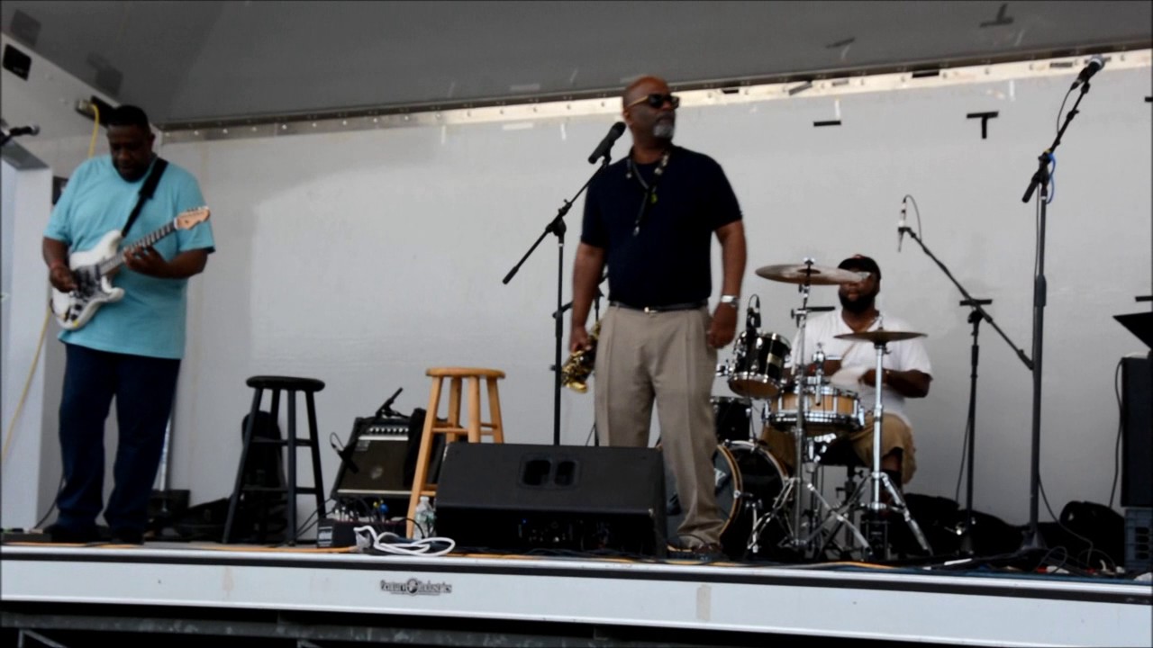 Walter Beasley and Rohn Lawrence - YouTube