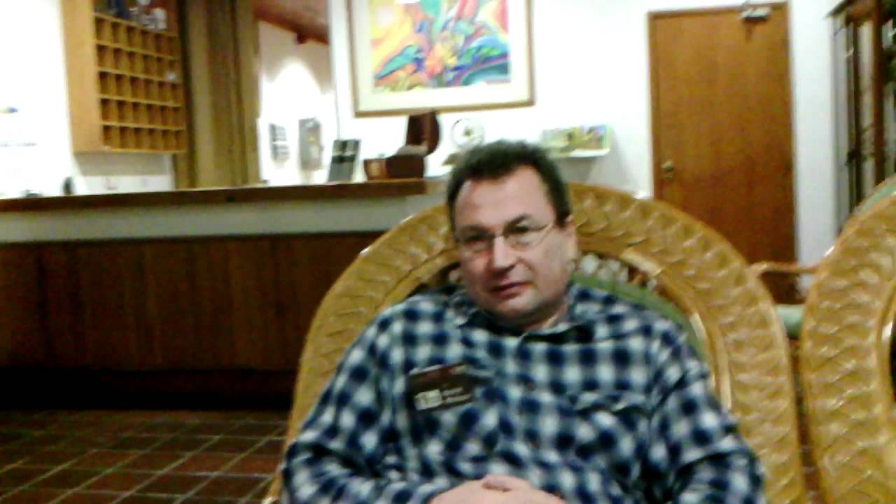 Short interview with Martin Wallace at LeiriaCon 2012 - YouTube