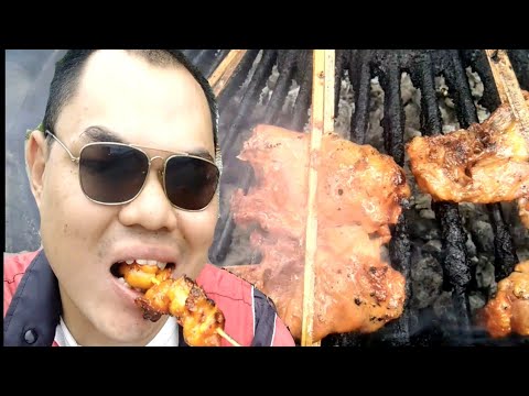 ไก่ย่างเตาถ่านร้านนี้ต้องลอง Grilled chicken at Srinagarindra Station ...