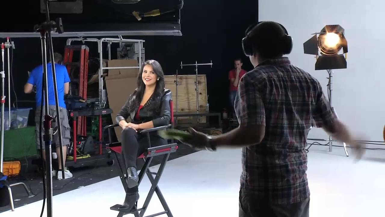 Los Unicos / Tras Las Cámaras Con Litzy Domínguez / TELEMUNDO - YouTube