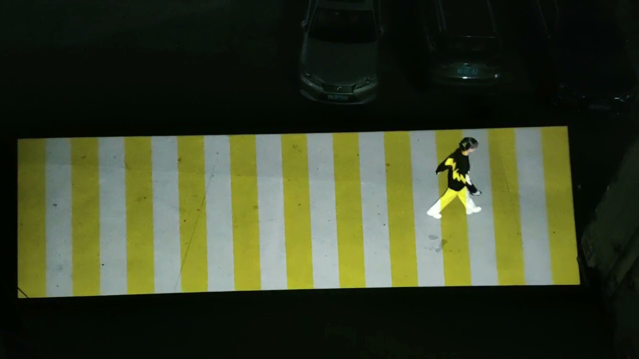 The sense of security brought by the sidewalk - YouTube