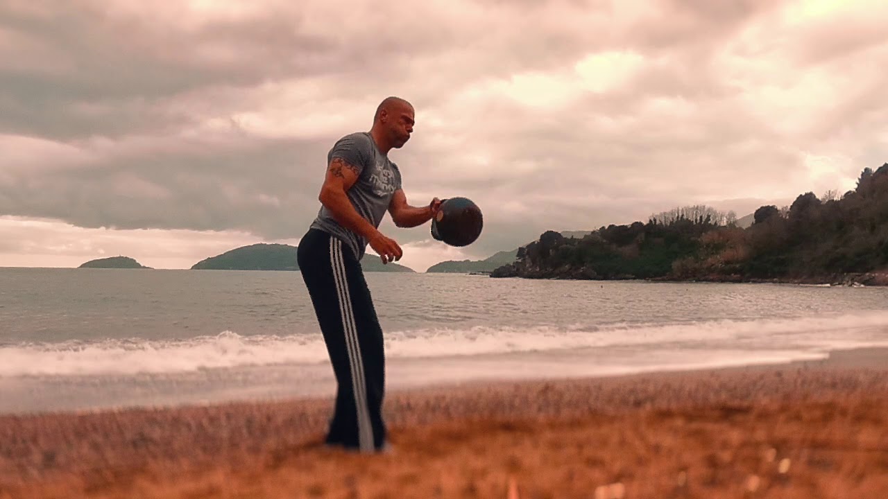 Kettlebell Circular Pass Clean - YouTube