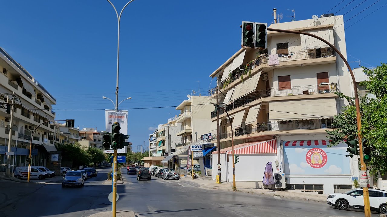 Crete, Heraklion (Greece) traffic lights (2) Flashing yellow arrows to ...
