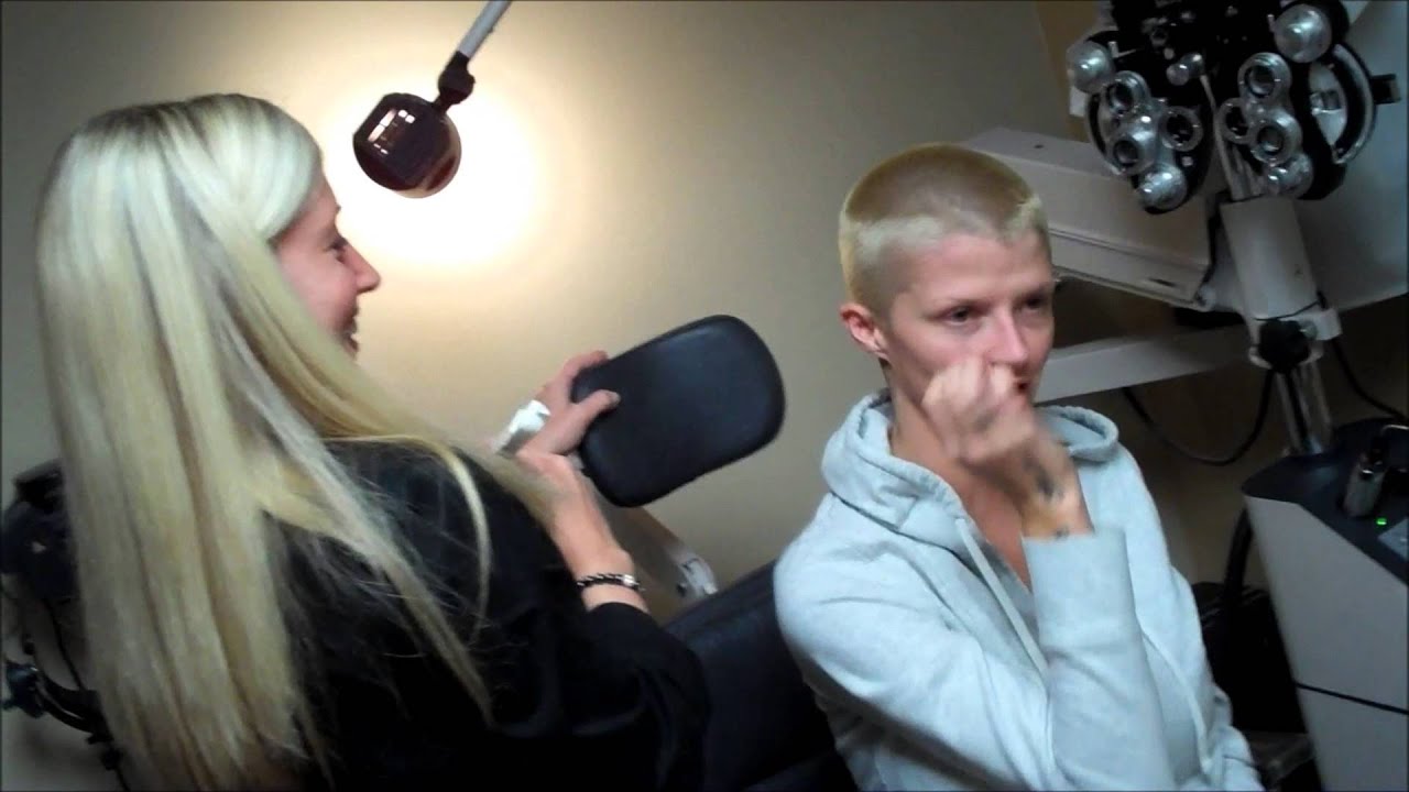 Joslyn James Lasik eye surgery at Feinerman Vision Part 1 - YouTube