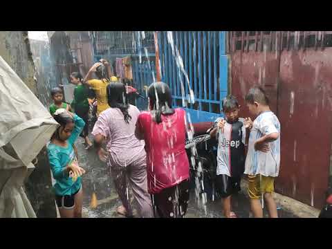 Mandi air hujan