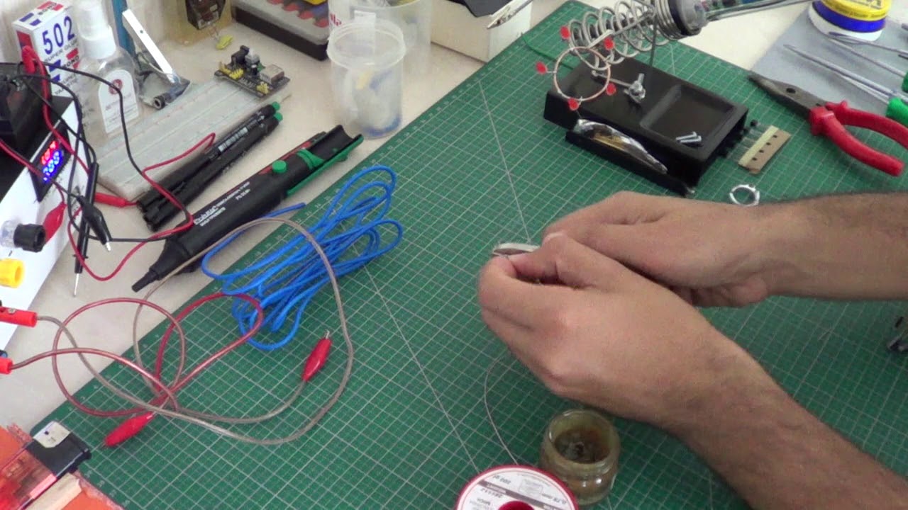 YÜRÜYEN LED DEVRESİ YAPIMI BC547 TRANSİSTÖR İLE BASİT DEVRELER - YouTube