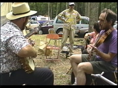 I Wish I Was a Mole in the Ground. Fiddle and Banjo at Clifftop, 1991 ...