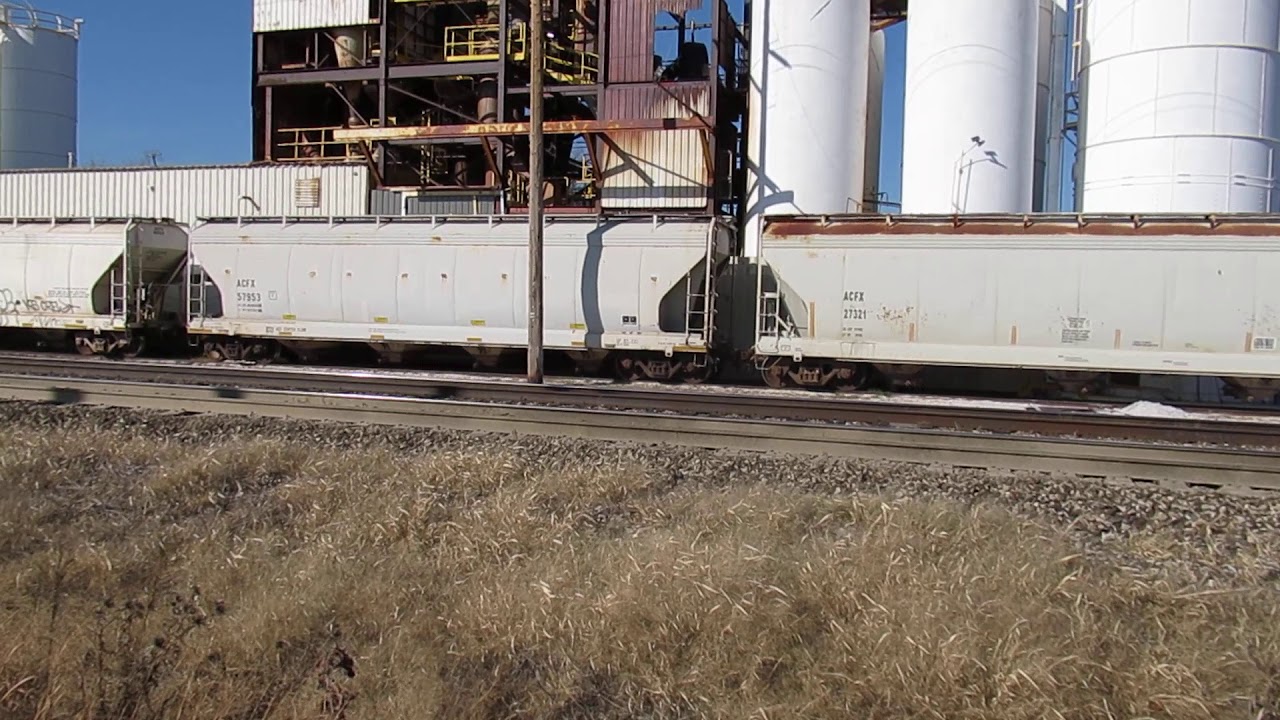 A look over the ACF Center Flow covered hoppers at the Harborlite ...