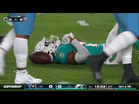 Jaylen Waddle takes BIG HIT on catch - YouTube