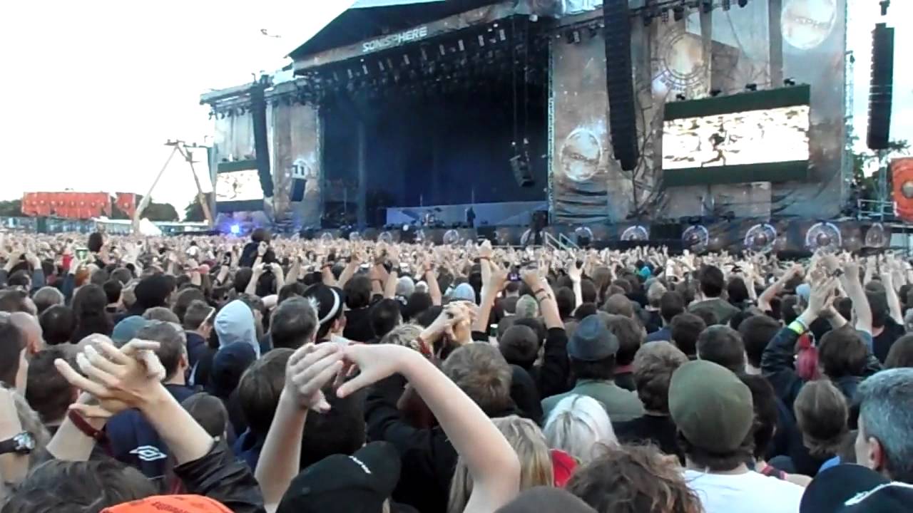 Sonisphere 2011 UK - Metallica Intro.MP4 - YouTube