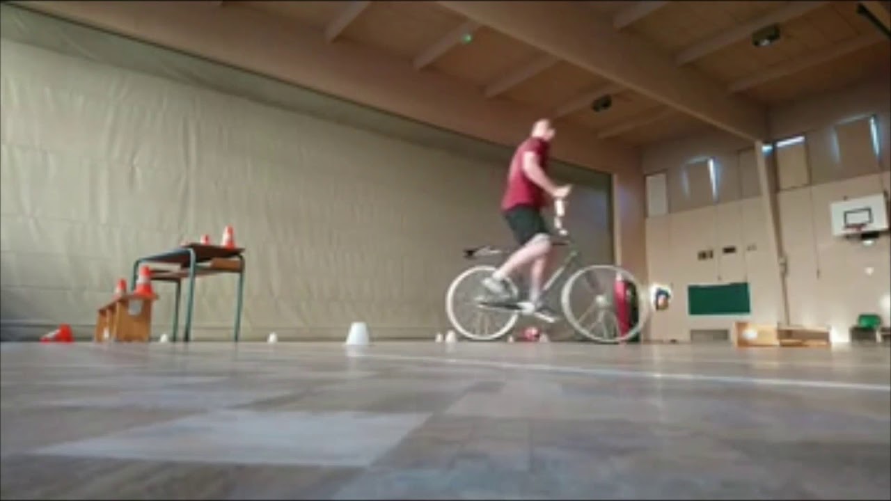 Niala yanchivanber cyclo ball - YouTube