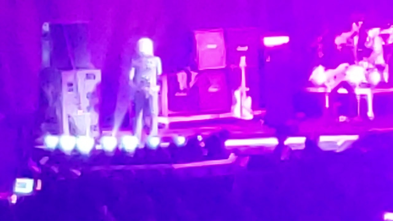 David Lee Roth : Jump 02/22/20 Grand Forks , ND - YouTube