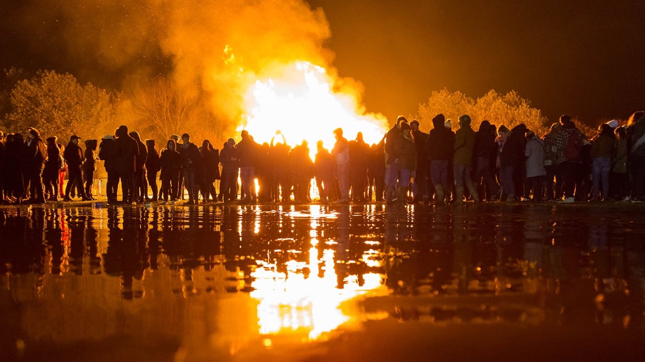 Visuals from Lewes - Bonfire Night - UK - YouTube