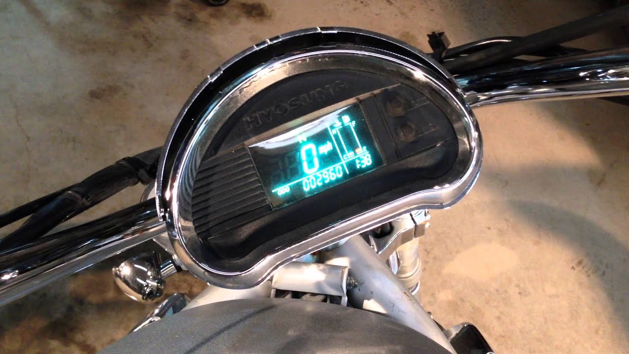 2007 Hyosung GV650 - YouTube