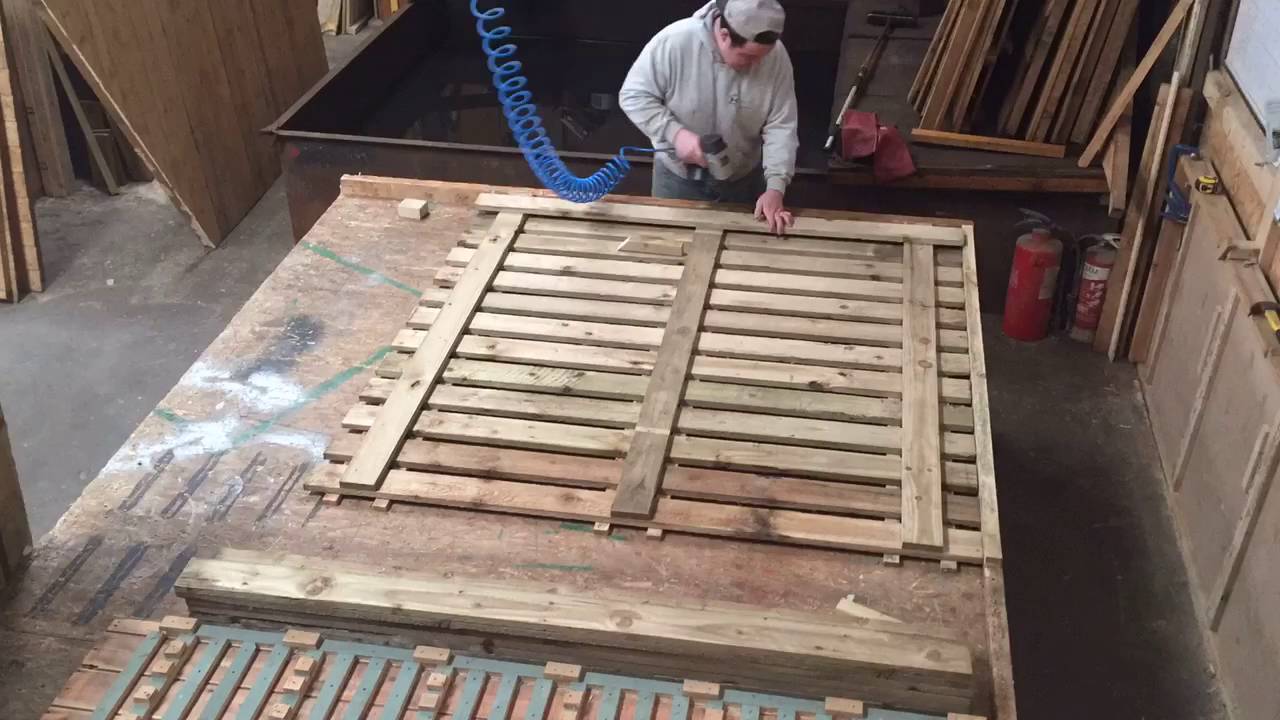 Fencing! Making A Hit & Miss Panel - YouTube