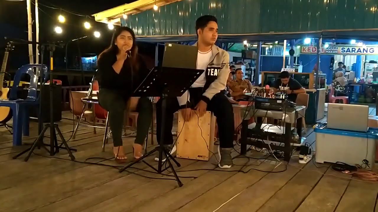 Syahrini - Kau Yang Memilih Aku (Cover Dedek Livia) - YouTube