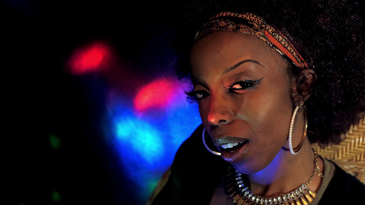 Victoria Yung Super Weak - YouTube