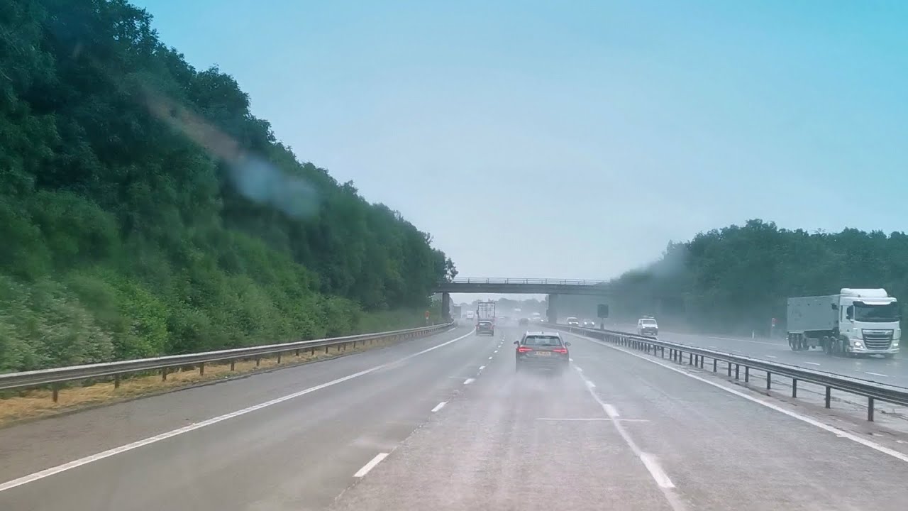 Motorway collection. 95 miles on M40. From Redditch to London - YouTube