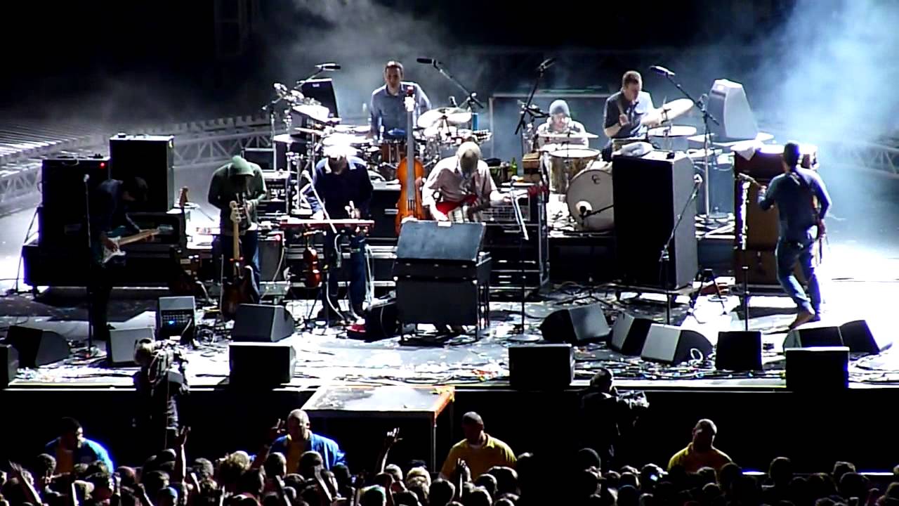 Modest Mouse - 5-29-11 - Sasquatch Festival - Spitting Venom - YouTube