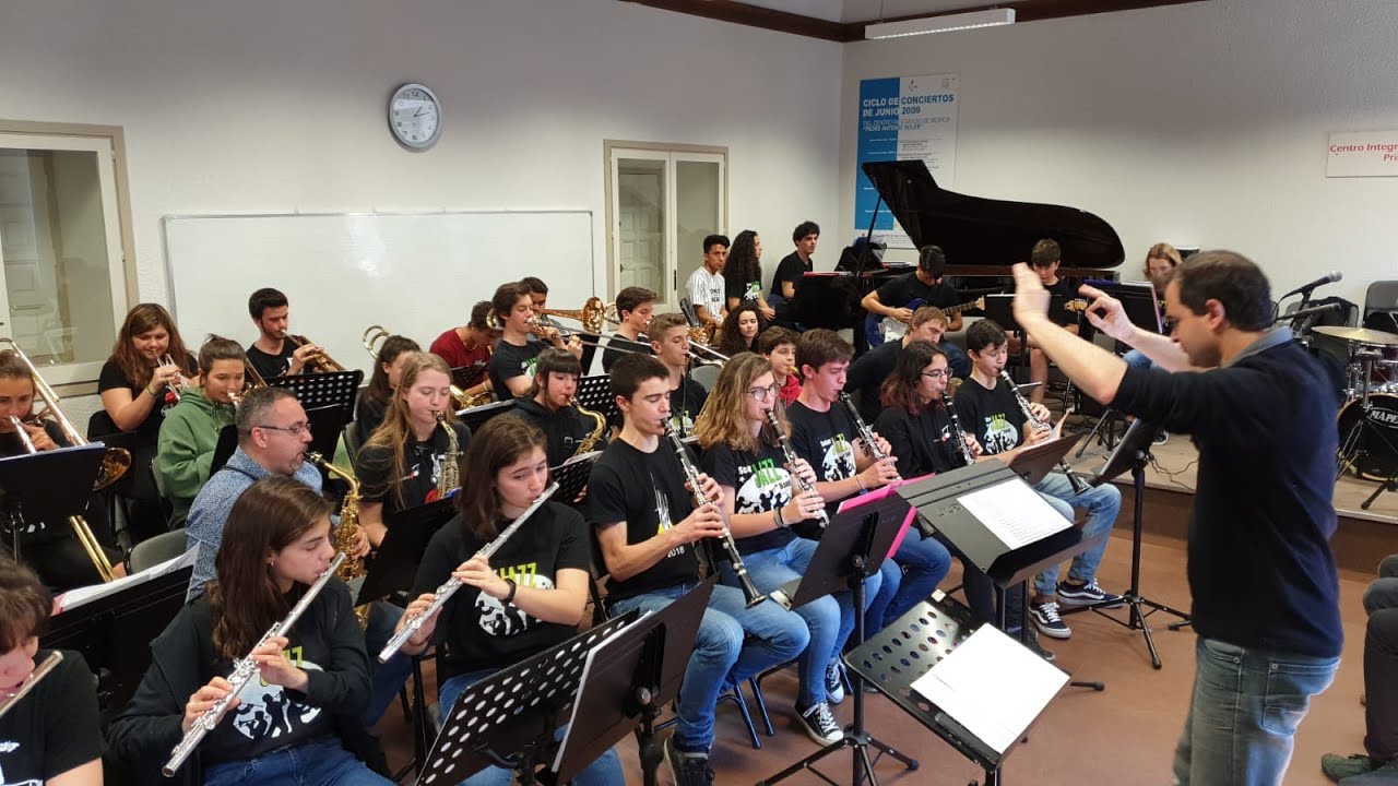 Soler Jazz Band y Creativa Junior Ensayos - YouTube