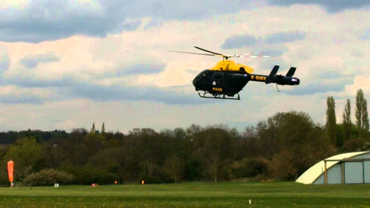 NPAS Redhill Police Helicopter landing in front of The Pilot's Hub ...