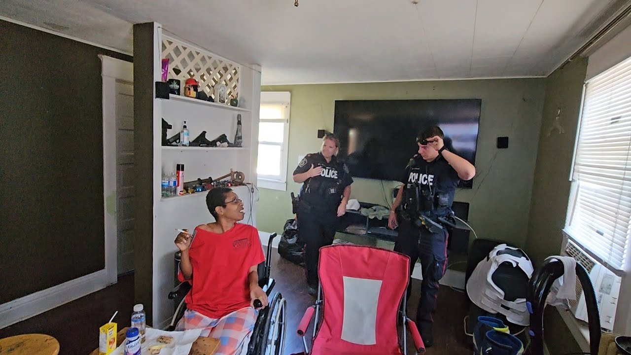 Cops come to visit! A wellness check!! - YouTube