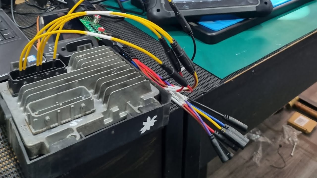 GM Delco E38 ECU bench programming ️👌 - YouTube