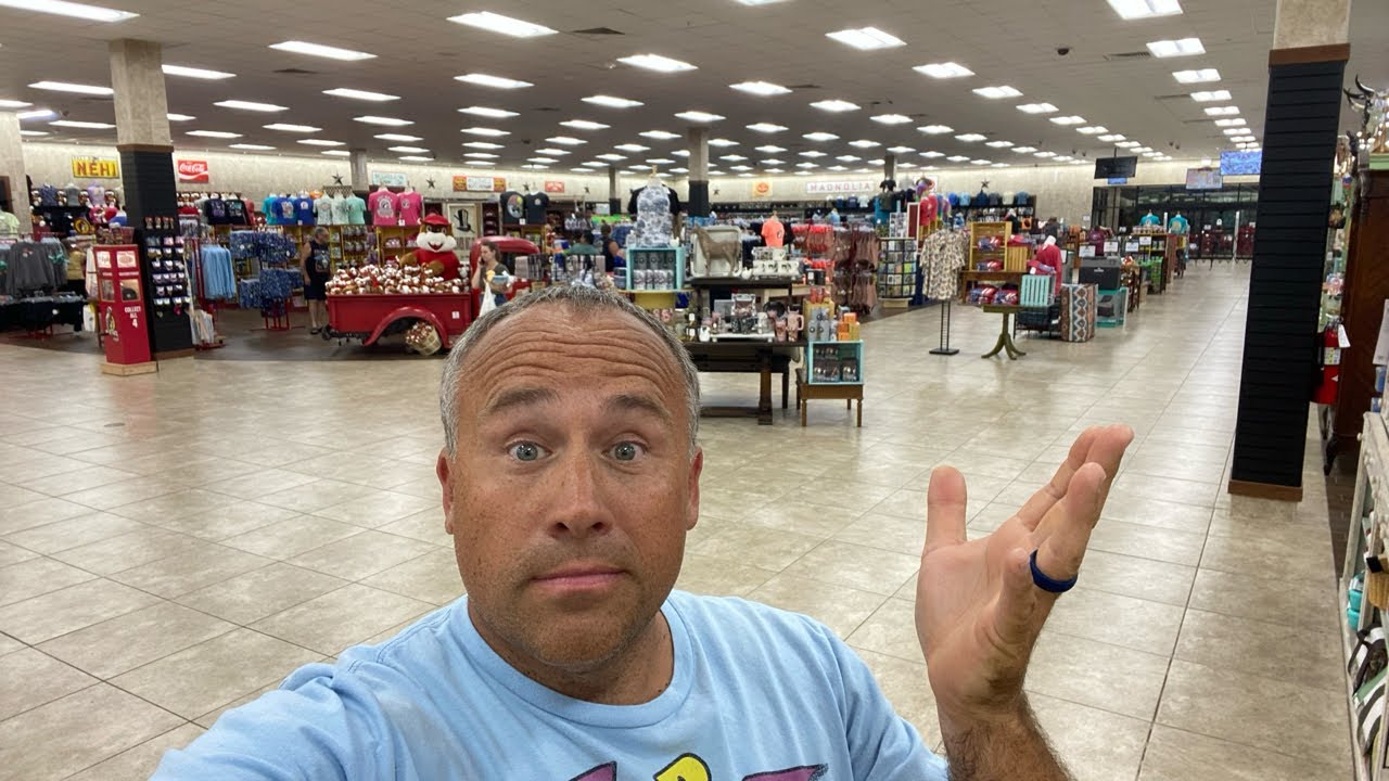 What is it like at BUC-EES at MIDNIGHT⁉️ | Who goes there that time of ...