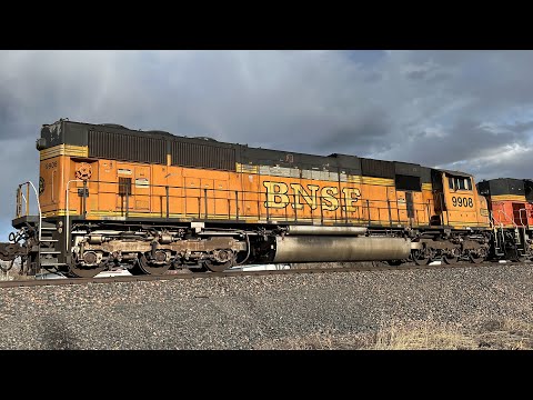 BNSF 6214 Leads E-SLPRWM0 78A with Salute and MAC DPU!! - YouTube