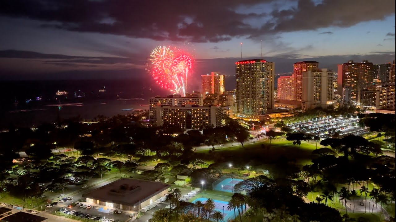Waikiki Friday Night Fireworks Show @ the Hilton Hawaiian Village ...