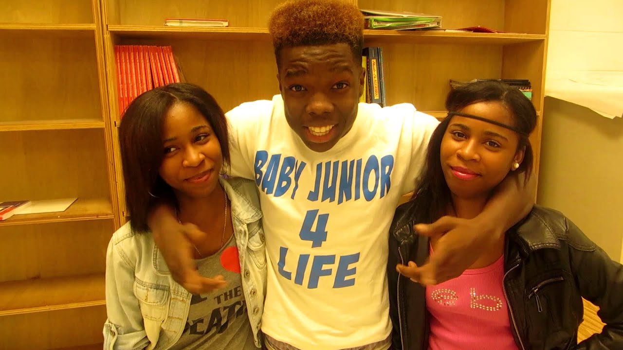 BABY JUNIOR SINGING WITH THE TWINS IN THE CLASS @BJ_BABYJUNIOR - YouTube