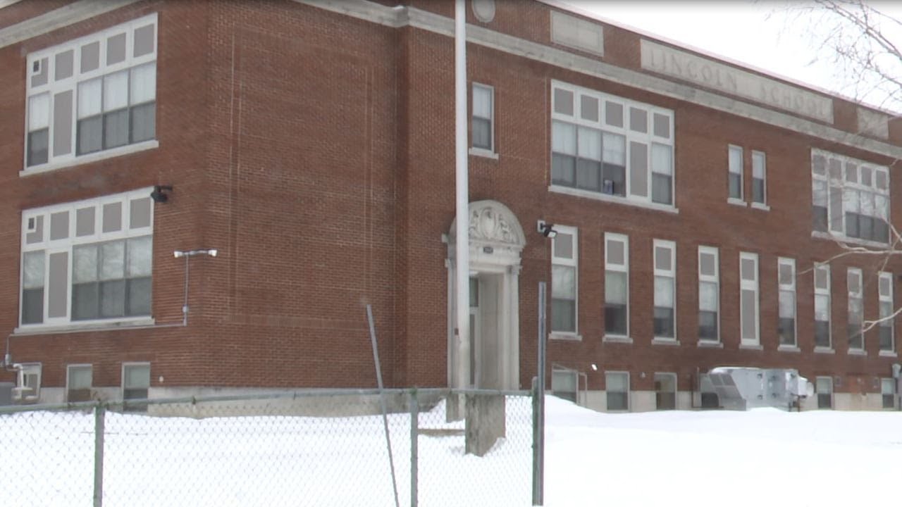 In its first winter, warming center sees need - YouTube