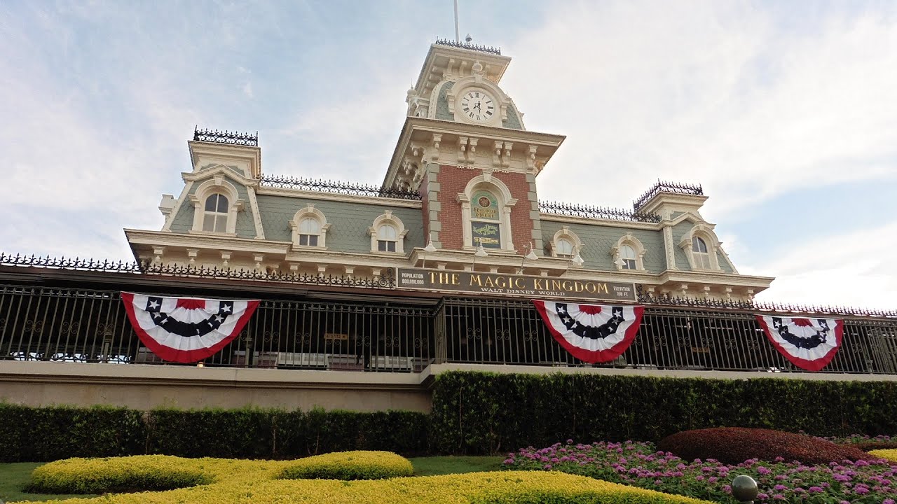 The Magic Kingdom Welcome Show - YouTube