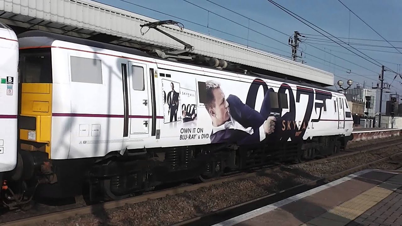 East Class Class 91 107 (91007) in the James Bond Skyfall livery ...